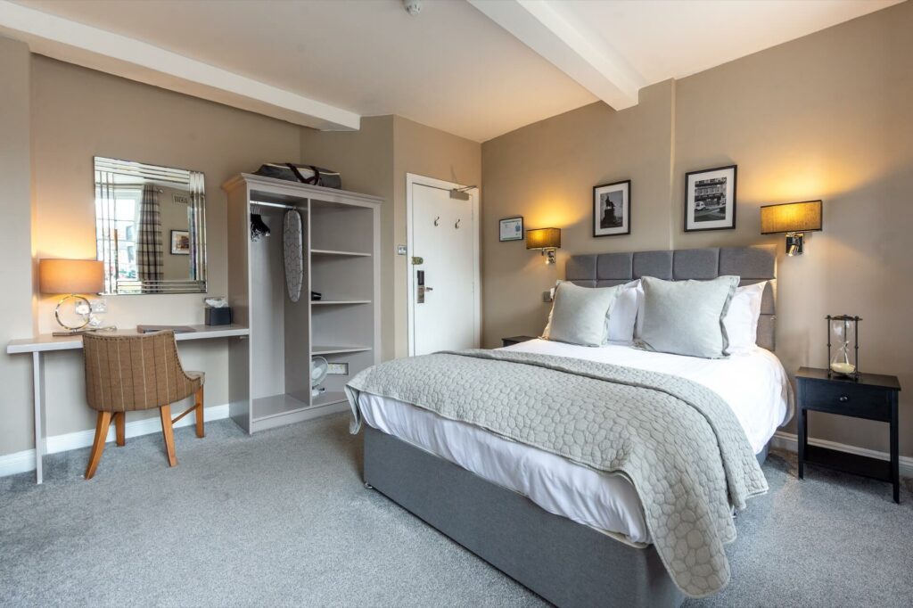 Gallery - The Loopy Shrew